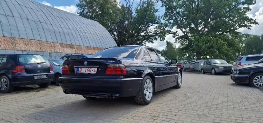Black BMW 730 2001 in Valmiera, with an engine capacity of 3.00 L and mileage of 436 thousand km for 3400 €, photo 6 on AUTOMOTO.COM.LV