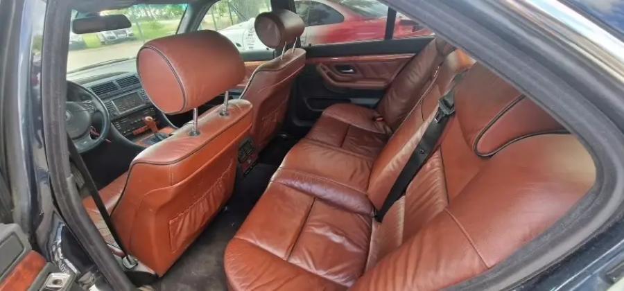 Black BMW 730 2001 in Valmiera, with an engine capacity of 3.00 L and mileage of 436 thousand km for 3400 €, photo 13 on AUTOMOTO.COM.LV