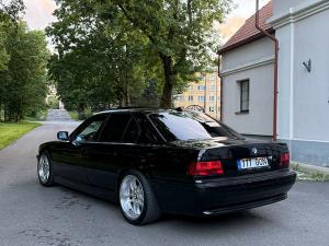 Black BMW 730 2001 in Narva, with an engine capacity of 0.00 L and mileage of 0 thousand km for 9250 €, photo 6 on AUTOMOTO.COM.LV