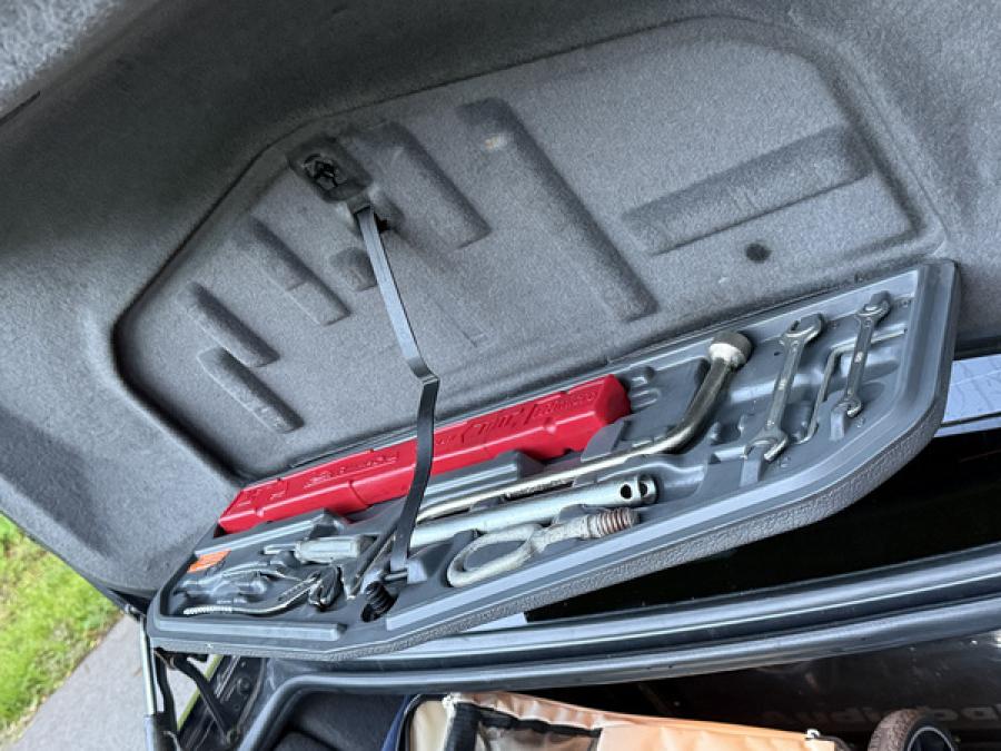 Black BMW 730 2001 in Narva, with an engine capacity of 0.00 L and mileage of 0 thousand km for 9250 €, photo 15 on AUTOMOTO.COM.LV