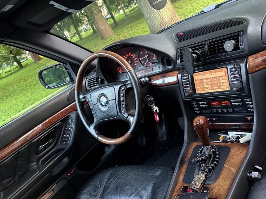 Black BMW 730 2001 in Narva, with an engine capacity of 0.00 L and mileage of 0 thousand km for 9250 €, photo 27 on AUTOMOTO.COM.LV