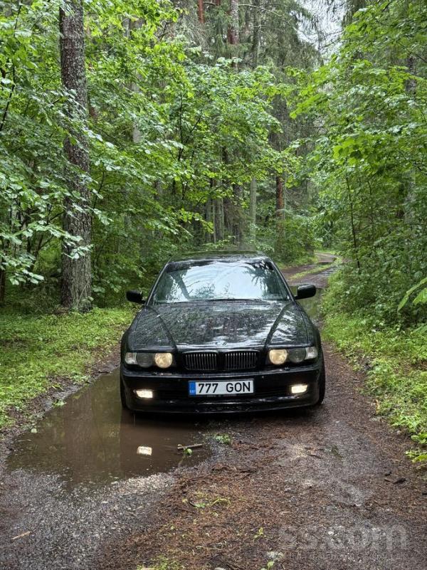Black BMW 730 2001 in Tallinn, with an engine capacity of 3.00 L and mileage of 475 thousand km for 9250 €, photo 8 on AUTOMOTO.COM.LV