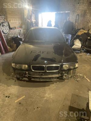 Black BMW 730 2001 in Liepaja, with an engine capacity of 3.00 L and mileage of 460 thousand km for 1500 €, photo  on AUTOMOTO.COM.LV