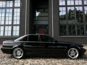 Black BMW 730 2001 in Riga, with an engine capacity of 3.00 L and mileage of 0 thousand km for 8400 €, photo 4 on AUTOMOTO.COM.LV