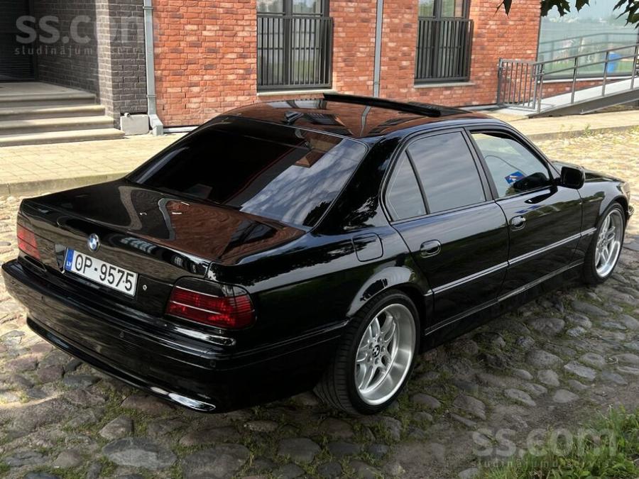 Black BMW 730 2001 in Riga, with an engine capacity of 3.00 L and mileage of 0 thousand km for 8400 €, photo 6 on AUTOMOTO.COM.LV