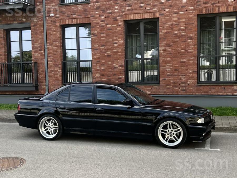 Black BMW 730 2001 in Riga, with an engine capacity of 3.00 L and mileage of 0 thousand km for 8400 €, photo 7 on AUTOMOTO.COM.LV