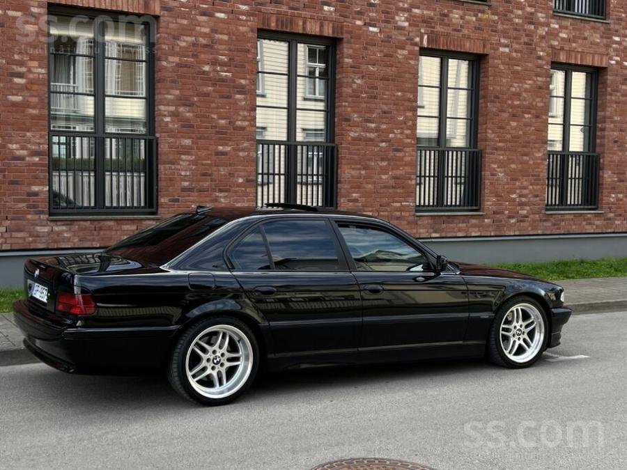 Black BMW 730 2001 in Riga, with an engine capacity of 3.00 L and mileage of 0 thousand km for 8400 €, photo 8 on AUTOMOTO.COM.LV