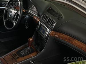 Black BMW 730 2001 in Riga, with an engine capacity of 3.00 L and mileage of 0 thousand km for 8400 €, photo 10 on AUTOMOTO.COM.LV