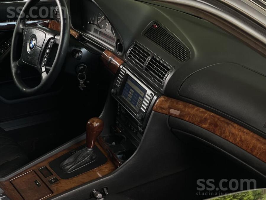 Black BMW 730 2001 in Riga, with an engine capacity of 3.00 L and mileage of 0 thousand km for 8400 €, photo 10 on AUTOMOTO.COM.LV