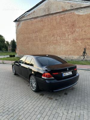 Black BMW 730 2002 in Daugavpils, with an engine capacity of 3.00 L and mileage of 0 thousand km for 2950 €, photo 3 on AUTOMOTO.COM.LV