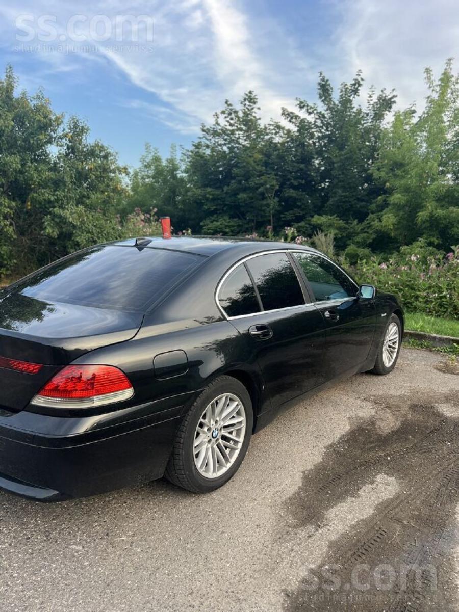 Black BMW 730 2002 in Kraslava, with an engine capacity of 3.00 L and mileage of 390 thousand km for 3750 €, photo 5 on AUTOMOTO.COM.LV