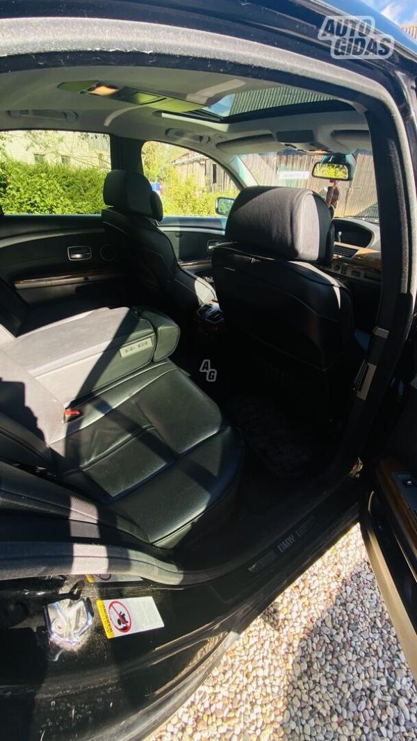 Black BMW 730 2002 in Vilnius, with an engine capacity of 3.00 L and mileage of 498 thousand km for 3250 €, photo 9 on AUTOMOTO.COM.LV