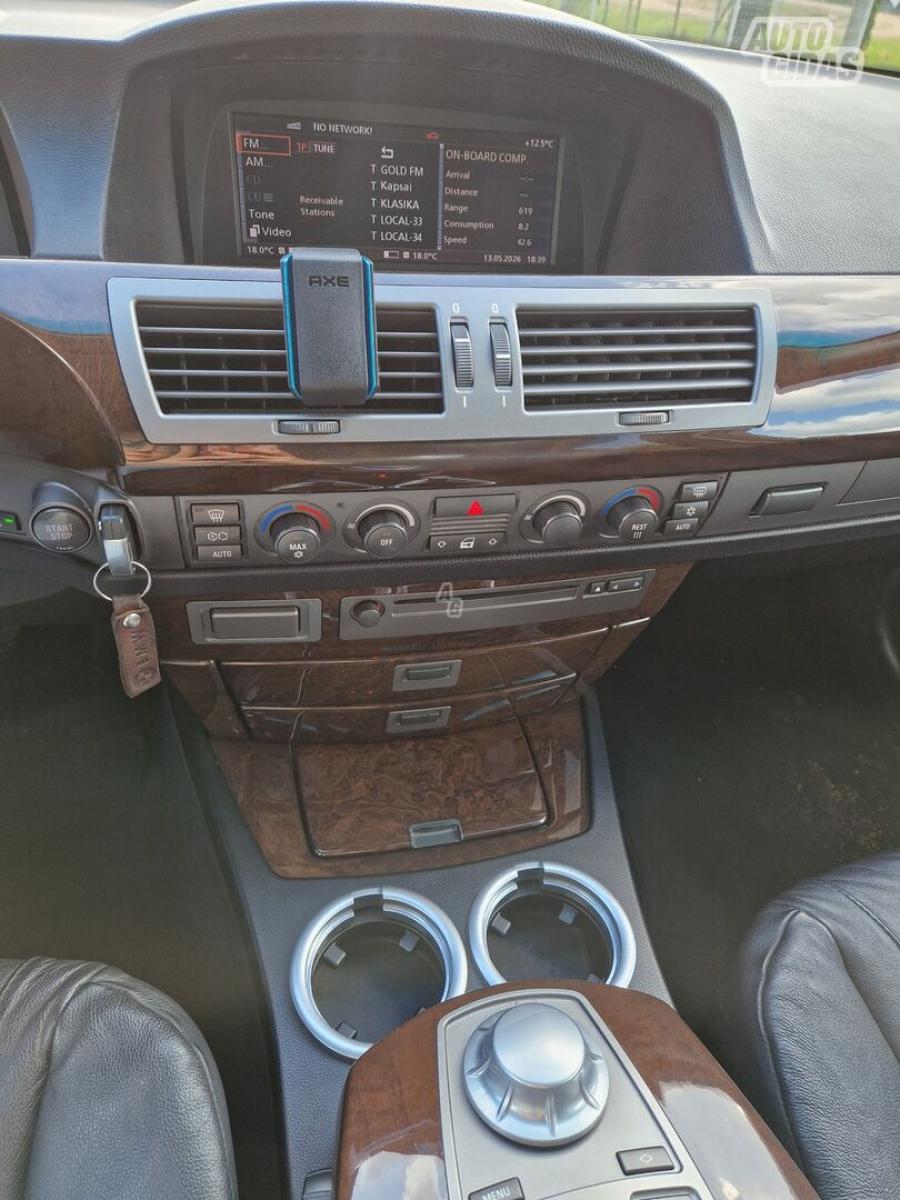 Black BMW 730 2003 in Marijampole, with an engine capacity of 3.00 L and mileage of 269 thousand km for 3500 €, photo 18 on AUTOMOTO.COM.LV
