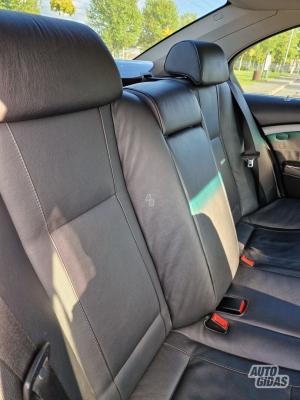 Black BMW 730 2003 in Marijampole, with an engine capacity of 3.00 L and mileage of 269 thousand km for 3500 €, photo 24 on AUTOMOTO.COM.LV