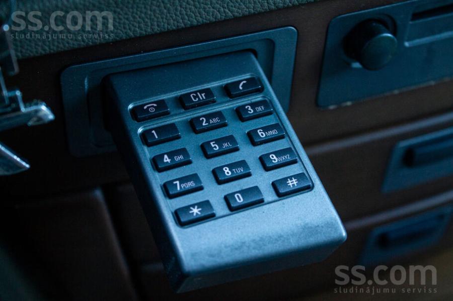 Melns BMW 730 2003 Jelgava, ar dzinēja tilpumu 3.00 L un nobraukumu 363 tūkst. km par 2600 €, foto 16 vietnē AUTOMOTO.COM.LV