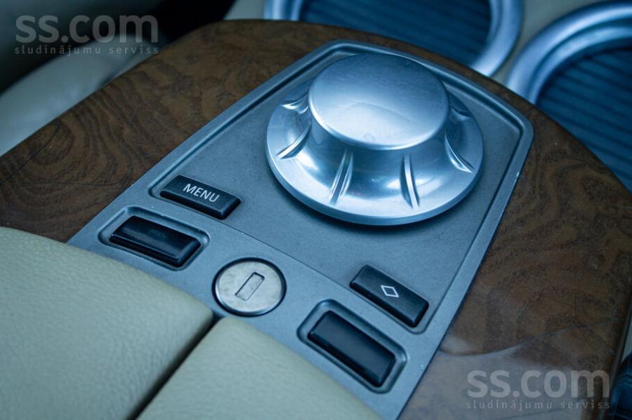 Melns BMW 730 2003 Jelgava, ar dzinēja tilpumu 3.00 L un nobraukumu 363 tūkst. km par 2600 €, foto 17 vietnē AUTOMOTO.COM.LV
