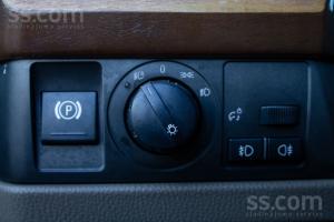 Melns BMW 730 2003 Jelgava, ar dzinēja tilpumu 3.00 L un nobraukumu 363 tūkst. km par 2600 €, foto 20 vietnē AUTOMOTO.COM.LV