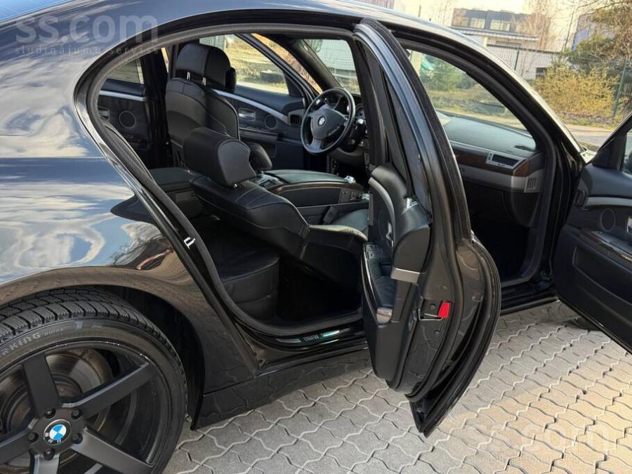 Melns BMW 730 2003 Rīga, ar dzinēja tilpumu 3.00 L un nobraukumu 0 tūkst. km par 3850 €, foto 23 vietnē AUTOMOTO.COM.LV