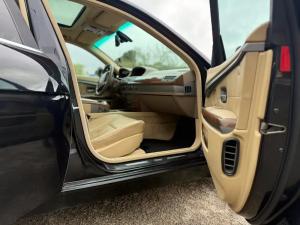 Black BMW 730 2003 in Riga, with an engine capacity of 3.00 L and mileage of 391 thousand km for 2800 €, photo 10 on AUTOMOTO.COM.LV