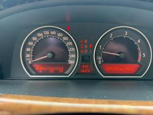 Black BMW 730 2003 in Riga, with an engine capacity of 3.00 L and mileage of 391 thousand km for 2800 €, photo 14 on AUTOMOTO.COM.LV