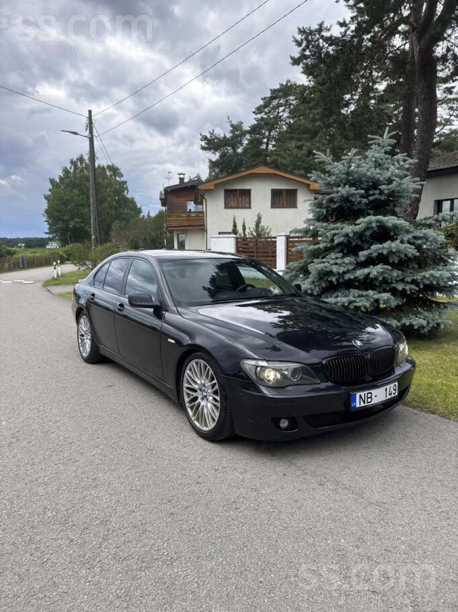 Black BMW 730 2003 in Riga, with an engine capacity of 3.00 L and mileage of 446 thousand km for 2990 €, photo 1 on AUTOMOTO.COM.LV