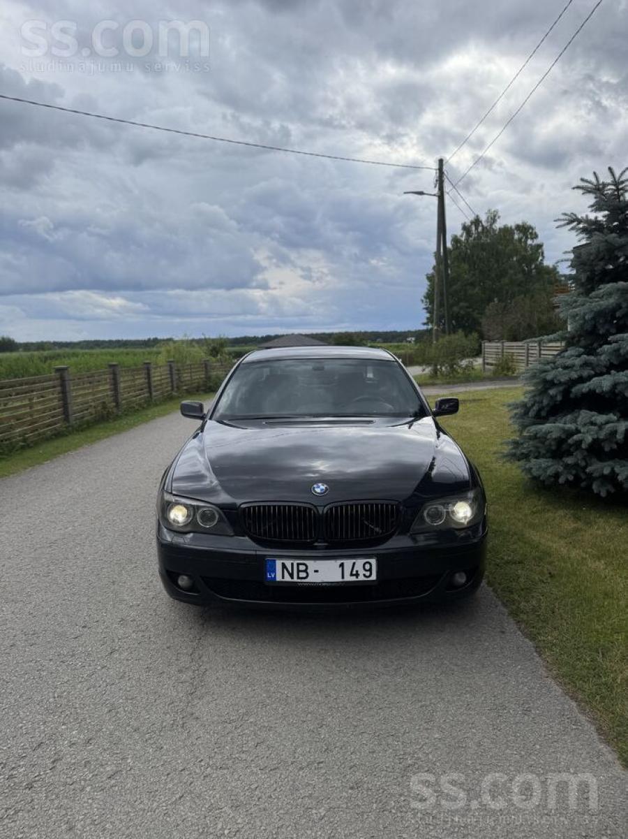 Black BMW 730 2003 in Riga, with an engine capacity of 3.00 L and mileage of 446 thousand km for 2990 €, photo 3 on AUTOMOTO.COM.LV