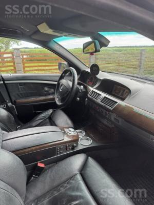 Black BMW 730 2003 in Riga, with an engine capacity of 3.00 L and mileage of 446 thousand km for 2990 €, photo 8 on AUTOMOTO.COM.LV
