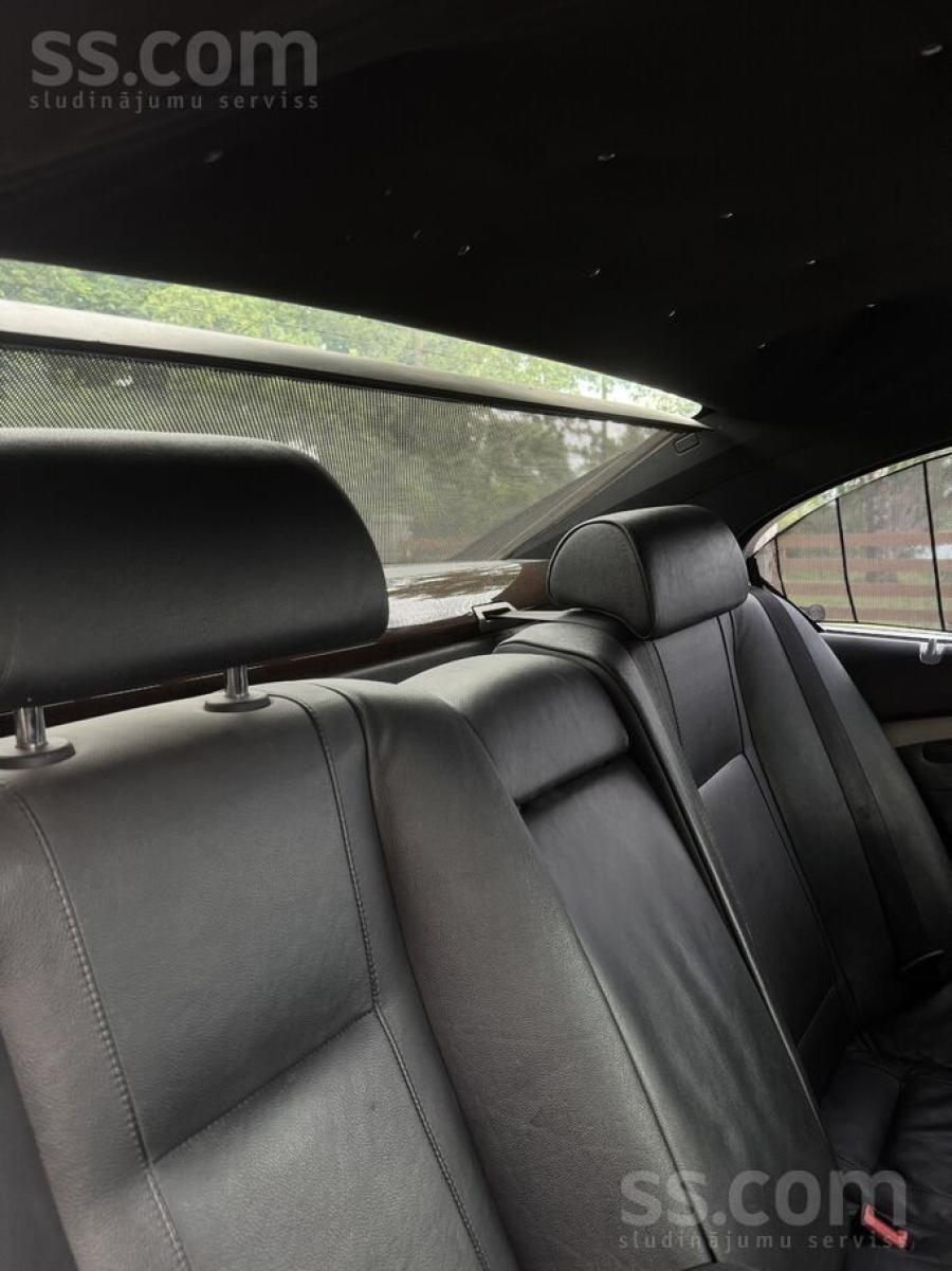 Black BMW 730 2003 in Riga, with an engine capacity of 3.00 L and mileage of 446 thousand km for 2990 €, photo 9 on AUTOMOTO.COM.LV