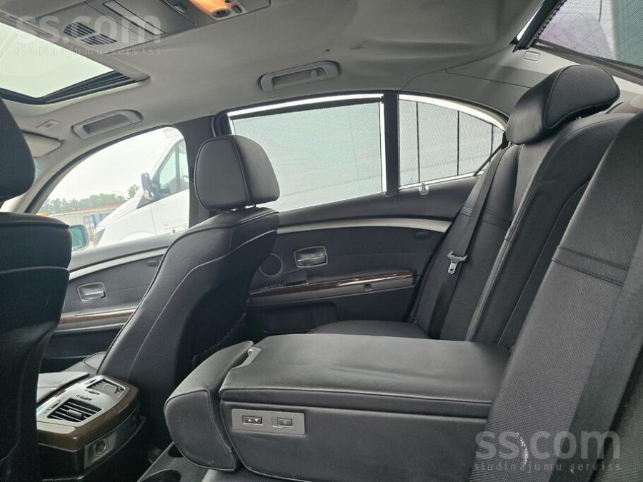 Melns BMW 730 2003 Rīga, ar dzinēja tilpumu 3.00 L un nobraukumu 310 tūkst. km par 3300 €, foto 3 vietnē AUTOMOTO.COM.LV