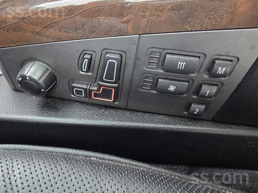 Melns BMW 730 2003 Rīga, ar dzinēja tilpumu 3.00 L un nobraukumu 310 tūkst. km par 3300 €, foto 5 vietnē AUTOMOTO.COM.LV