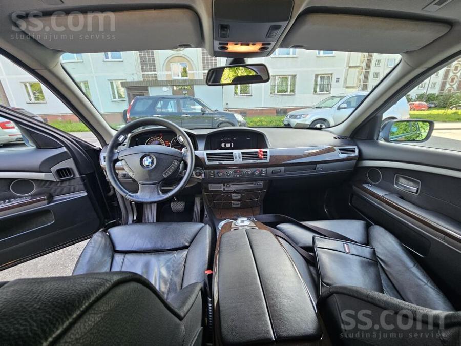 Black BMW 730 2004 in Riga, with an engine capacity of 3.00 L and mileage of 216 thousand km for 2250 €, photo 5 on AUTOMOTO.COM.LV