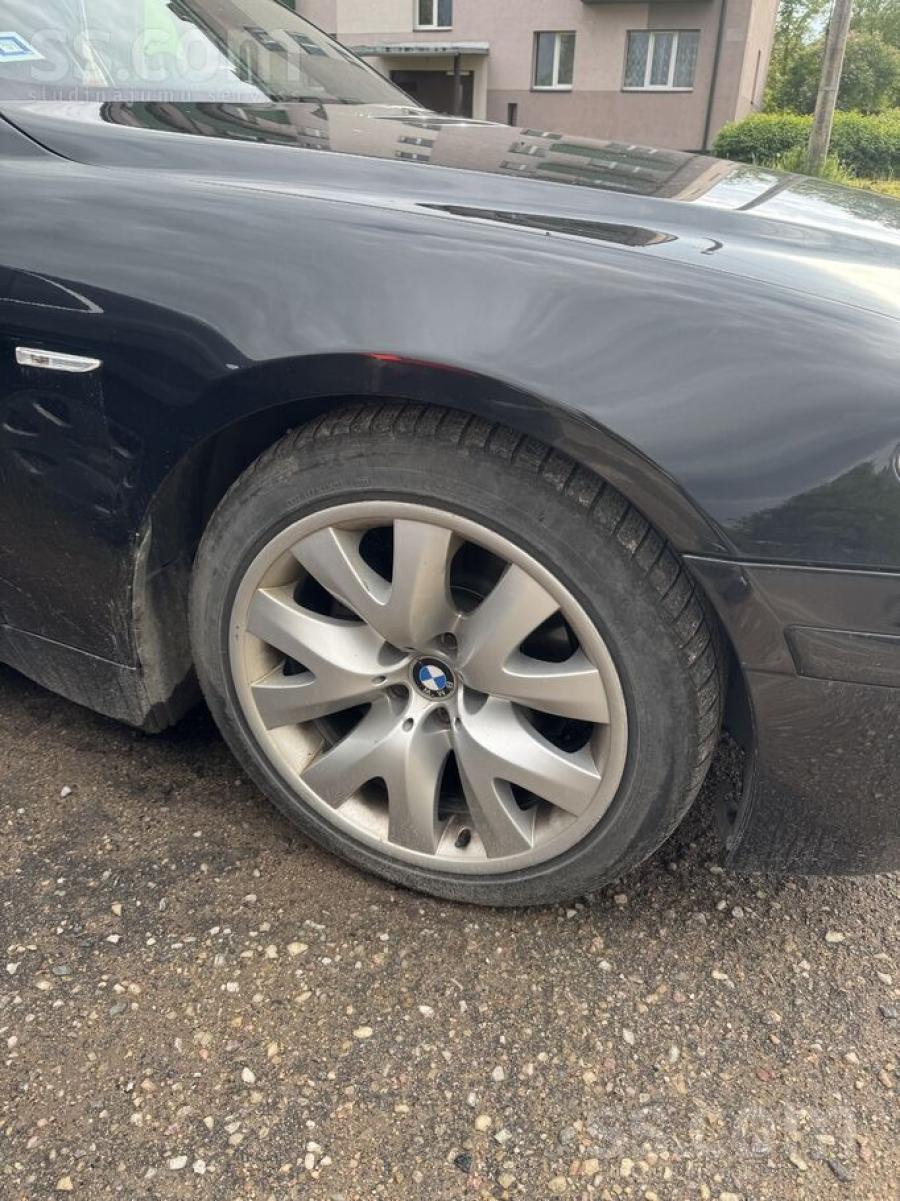 Melns BMW 730 2004 Jēkabpils, ar dzinēja tilpumu 3.00 L un nobraukumu 313 tūkst. km par 3500 €, foto 14 vietnē AUTOMOTO.COM.LV