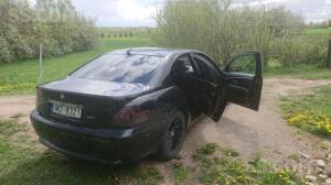 Black BMW 730 2004 in Madona, with an engine capacity of 3.00 L and mileage of 365 thousand km for 2000 €, photo 5 on AUTOMOTO.COM.LV