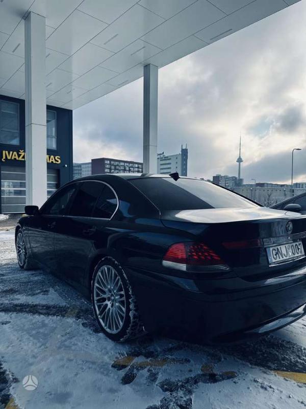 Black BMW 730 2004 in Vilnius, with an engine capacity of 3.00 L and mileage of 499 thousand km for 3650 €, photo 4 on AUTOMOTO.COM.LV