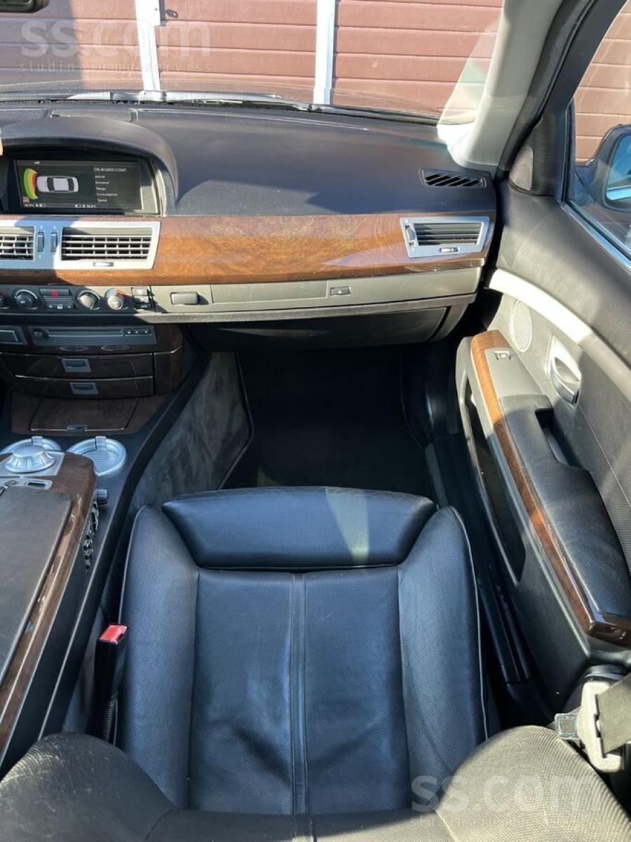 Melns BMW 730 2004 Dobele, ar dzinēja tilpumu 3.00 L un nobraukumu 0 tūkst. km par 3150 €, foto 14 vietnē AUTOMOTO.COM.LV