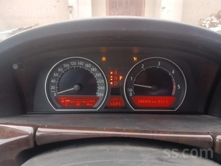 Black BMW 730 2004 in Daugavpils, with an engine capacity of 3.00 L and mileage of 299 thousand km for 2200 €, photo 10 on AUTOMOTO.COM.LV