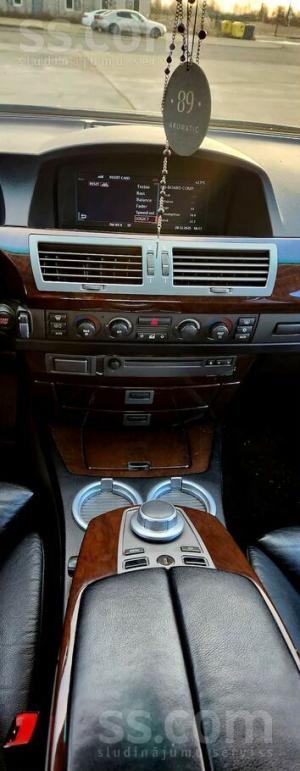 Melns BMW 730 2004 Liepāja, ar dzinēja tilpumu 3.00 L un nobraukumu 413 tūkst. km par 3950 €, foto 7 vietnē AUTOMOTO.COM.LV