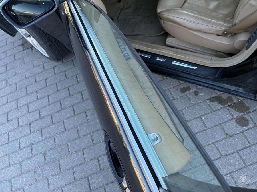 Melns BMW 730 2004 Viļņa, ar dzinēja tilpumu 2.99 L un nobraukumu 350 tūkst. km par 1750 €, foto 14 vietnē AUTOMOTO.COM.LV