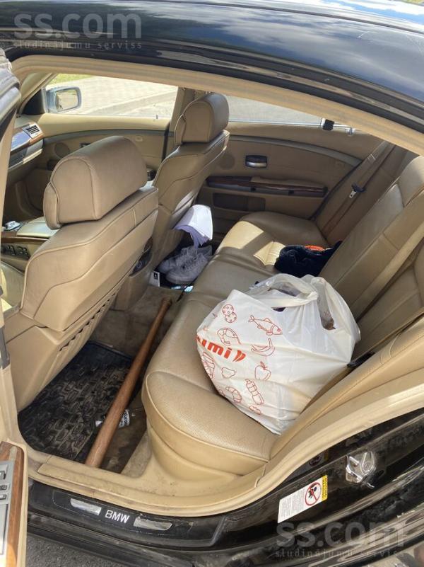 Melns BMW 730 2004 Rīga, ar dzinēja tilpumu 3.00 L un nobraukumu 425 tūkst. km par 2500 €, foto 10 vietnē AUTOMOTO.COM.LV