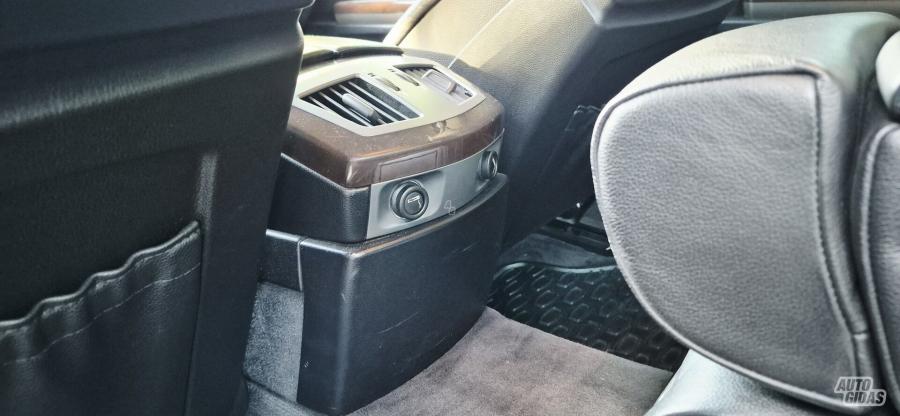 Melns BMW 730 2004 Kauņa, ar dzinēja tilpumu 3.00 L un nobraukumu 392 tūkst. km par 2500 €, foto 16 vietnē AUTOMOTO.COM.LV