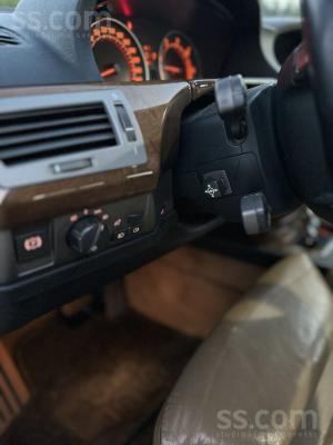 Melns BMW 730 2004 Rīga, ar dzinēja tilpumu 3.00 L un nobraukumu 342 tūkst. km par 4200 €, foto 12 vietnē AUTOMOTO.COM.LV