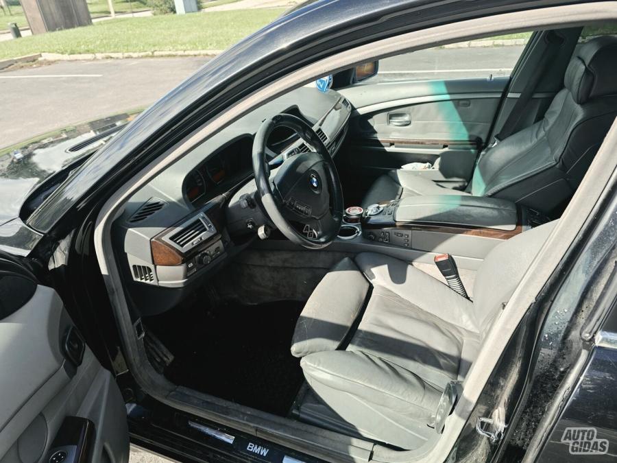 Melns BMW 730 2004 Kauņa, ar dzinēja tilpumu 3.00 L un nobraukumu 470 tūkst. km par 1999 €, foto 6 vietnē AUTOMOTO.COM.LV