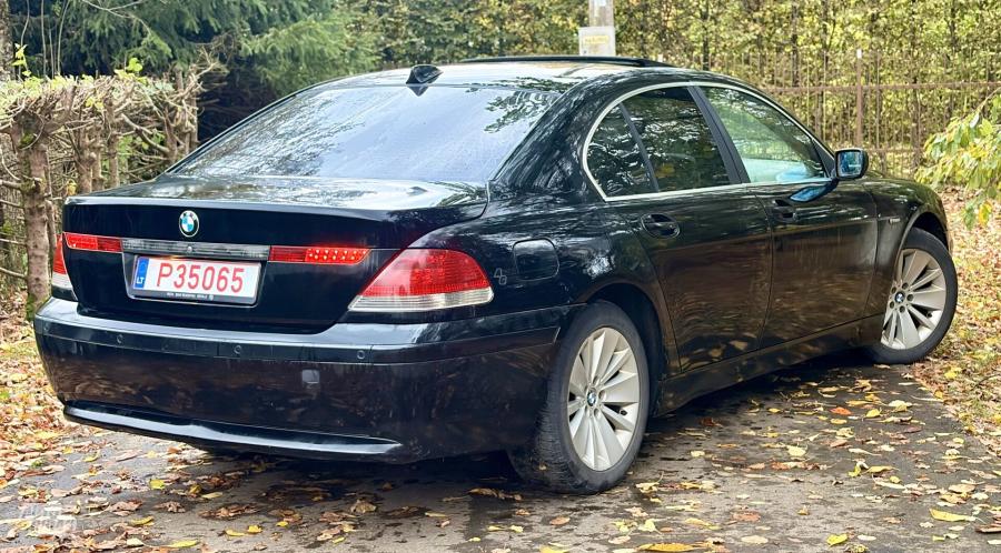 Black BMW 730 2004 in Vilnius, with an engine capacity of 3.00 L and mileage of 550 thousand km for 1000 €, photo 5 on AUTOMOTO.COM.LV