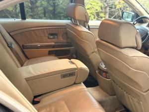 Black BMW 730 2004 in Vilnius, with an engine capacity of 3.00 L and mileage of 550 thousand km for 1000 €, photo 9 on AUTOMOTO.COM.LV