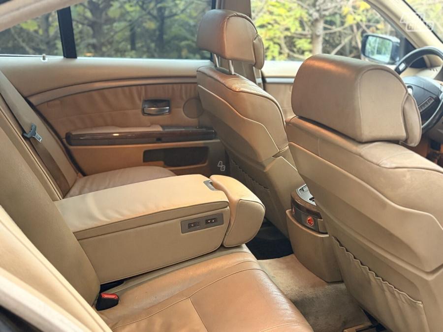 Black BMW 730 2004 in Vilnius, with an engine capacity of 3.00 L and mileage of 550 thousand km for 1000 €, photo 9 on AUTOMOTO.COM.LV