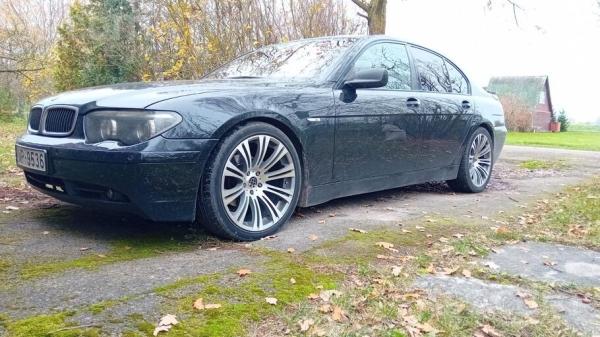 Black BMW 730 2005 in Bauska, with an engine capacity of 3.00 L and mileage of 599 thousand km for 2700 €, photo 7 on AUTOMOTO.COM.LV
