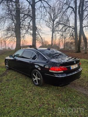 Melns BMW 730 2005 Tukums, ar dzinēja tilpumu 3.00 L un nobraukumu 390 tūkst. km par 4700 €, foto 3 vietnē AUTOMOTO.COM.LV