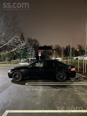 Black BMW 730 2005 in Riga, with an engine capacity of 3.00 L and mileage of 470 thousand km for 3500 €, photo 3 on AUTOMOTO.COM.LV