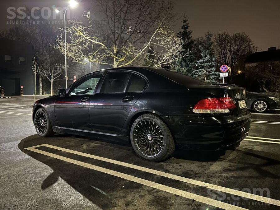 Black BMW 730 2005 in Riga, with an engine capacity of 3.00 L and mileage of 470 thousand km for 3500 €, photo 4 on AUTOMOTO.COM.LV