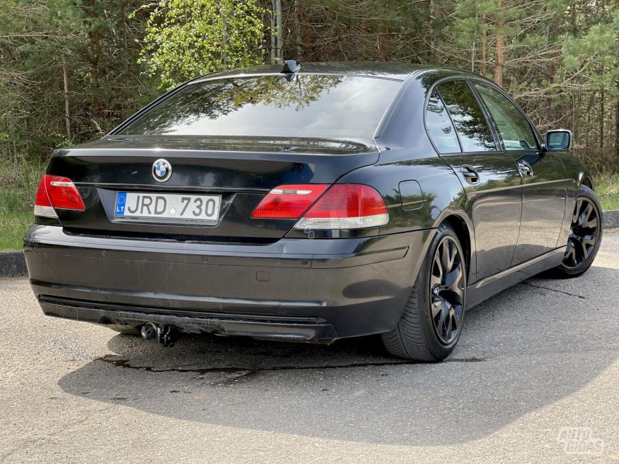 Melns BMW 730 2005 Šauļi, ar dzinēja tilpumu 3.00 L un nobraukumu 380 tūkst. km par 2550 €, foto 6 vietnē AUTOMOTO.COM.LV